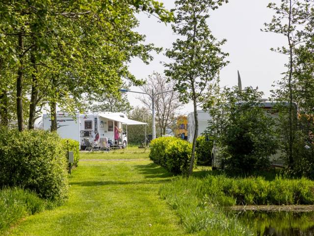 Recreatiepark De Jerden - in der Nähe der friesischen Seen und Sloten